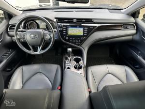 Black Toyota Camry 2020 in Kaunas, with an engine capacity of 2.50 L and mileage of 116 thousand km for 24472 €, photo 16 on AUTOMOTO.COM.LV