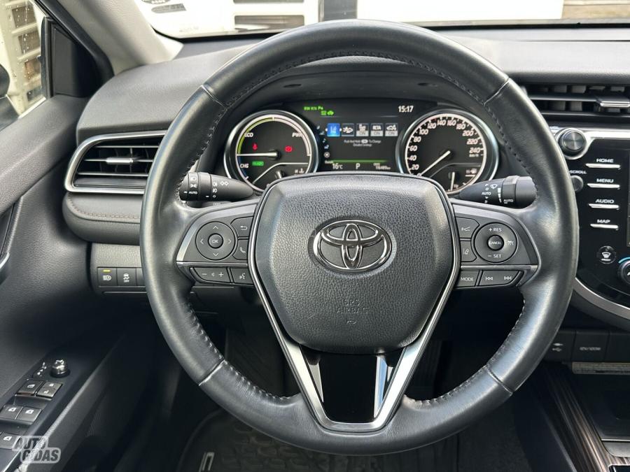Black Toyota Camry 2020 in Kaunas, with an engine capacity of 2.50 L and mileage of 116 thousand km for 24472 €, photo 18 on AUTOMOTO.COM.LV