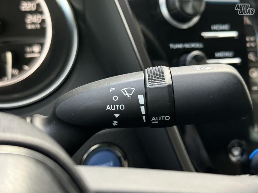 Black Toyota Camry 2020 in Kaunas, with an engine capacity of 2.50 L and mileage of 116 thousand km for 24472 €, photo 23 on AUTOMOTO.COM.LV