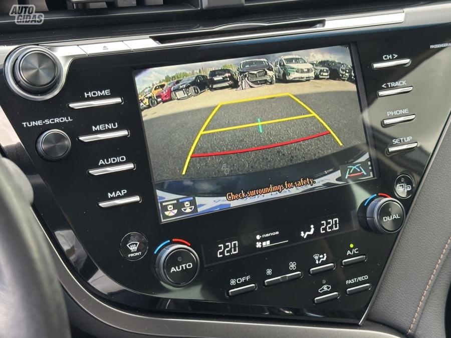 Black Toyota Camry 2020 in Kaunas, with an engine capacity of 2.50 L and mileage of 116 thousand km for 24472 €, photo 25 on AUTOMOTO.COM.LV