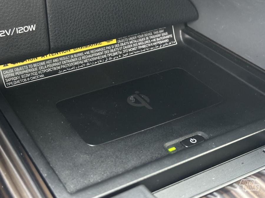 Black Toyota Camry 2020 in Kaunas, with an engine capacity of 2.50 L and mileage of 116 thousand km for 24472 €, photo 28 on AUTOMOTO.COM.LV