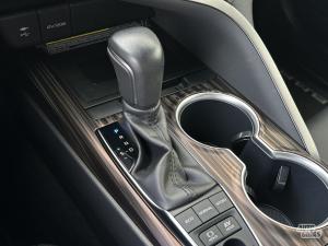 Black Toyota Camry 2020 in Kaunas, with an engine capacity of 2.50 L and mileage of 116 thousand km for 24472 €, photo 30 on AUTOMOTO.COM.LV