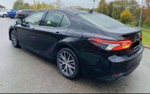 Black Toyota Camry 2021 in Vilnius, with an engine capacity of 2.49 L and mileage of 230 thousand km for 16000 €, photo 4 on AUTOMOTO.COM.LV