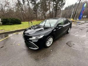 Melns Toyota Camry 2021 Viļņa, ar dzinēja tilpumu 2.49 L un nobraukumu 93 tūkst. km par 22000 €, foto  vietnē AUTOMOTO.COM.LV