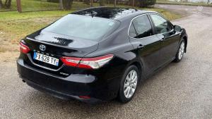Black Toyota Camry 2021 in Jonava, with an engine capacity of 0.00 L and mileage of 280 thousand km for 11999 €, photo 5 on AUTOMOTO.COM.LV
