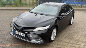 Black Toyota Camry 2021 in Jonava, with an engine capacity of 0.00 L and mileage of 240 thousand km for 12999 €, photo 3 on AUTOMOTO.COM.LV