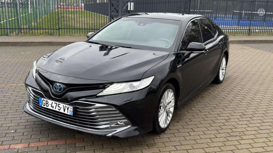 Black Toyota Camry 2021 in Jonava, with an engine capacity of 0.00 L and mileage of 240 thousand km for 12999 €, photo 11 on AUTOMOTO.COM.LV