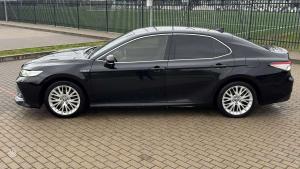 Black Toyota Camry 2021 in Jonava, with an engine capacity of 0.00 L and mileage of 240 thousand km for 12999 €, photo 12 on AUTOMOTO.COM.LV