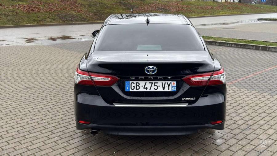 Black Toyota Camry 2021 in Jonava, with an engine capacity of 0.00 L and mileage of 240 thousand km for 12999 €, photo 14 on AUTOMOTO.COM.LV