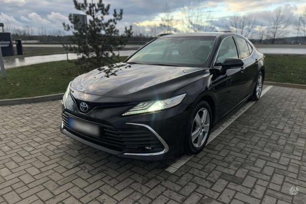 Melns Toyota Camry 2021 Kauņa, ar dzinēja tilpumu 2.49 L un nobraukumu 500 tūkst. km par 11800 €, foto 2 vietnē AUTOMOTO.COM.LV