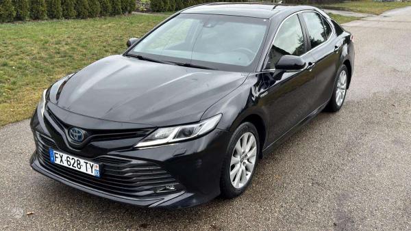 Black Toyota Camry 2021 in Jonava, with an engine capacity of 0.00 L and mileage of 280 thousand km for 12000 €, photo 1 on AUTOMOTO.COM.LV