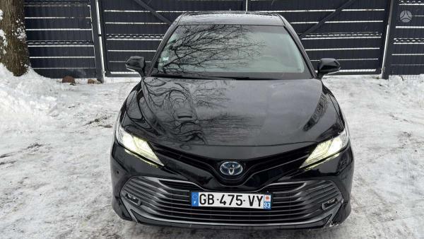 Black Toyota Camry 2021 in Jonava, with an engine capacity of 2.50 L and mileage of 240 thousand km for 11900 €, photo 2 on AUTOMOTO.COM.LV