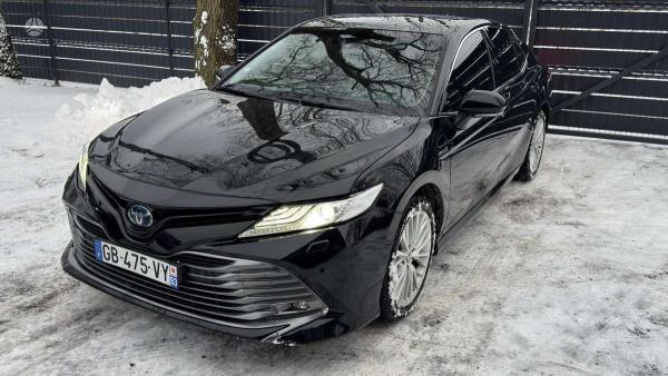 Black Toyota Camry 2021 in Jonava, with an engine capacity of 2.50 L and mileage of 240 thousand km for 11900 €, photo 3 on AUTOMOTO.COM.LV