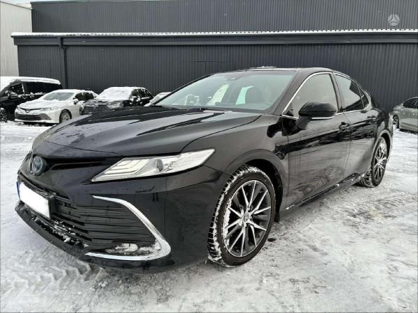 Melns Toyota Camry 2021 Viļņa, ar dzinēja tilpumu 2.50 L un nobraukumu 230 tūkst. km par 15900 €, foto 1 vietnē AUTOMOTO.COM.LV