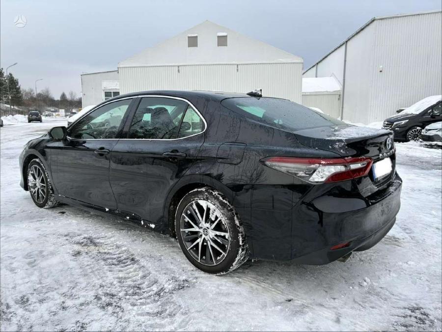 Black Toyota Camry 2021 in Vilnius, with an engine capacity of 2.50 L and mileage of 230 thousand km for 15900 €, photo 6 on AUTOMOTO.COM.LV