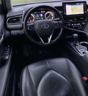 Black Toyota Camry 2021 in Vilnius, with an engine capacity of 2.50 L and mileage of 230 thousand km for 15900 €, photo 10 on AUTOMOTO.COM.LV
