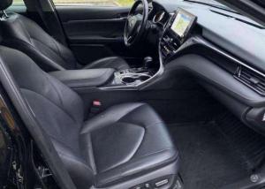Black Toyota Camry 2021 in Vilnius, with an engine capacity of 2.50 L and mileage of 230 thousand km for 15900 €, photo 12 on AUTOMOTO.COM.LV