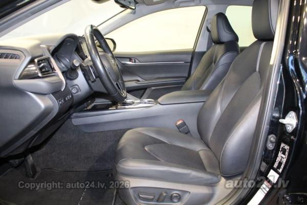 Melns Toyota Camry 2021 Tallina, ar dzinēja tilpumu 2.50 L un nobraukumu 107 tūkst. km par 26490 €, foto 11 vietnē AUTOMOTO.COM.LV