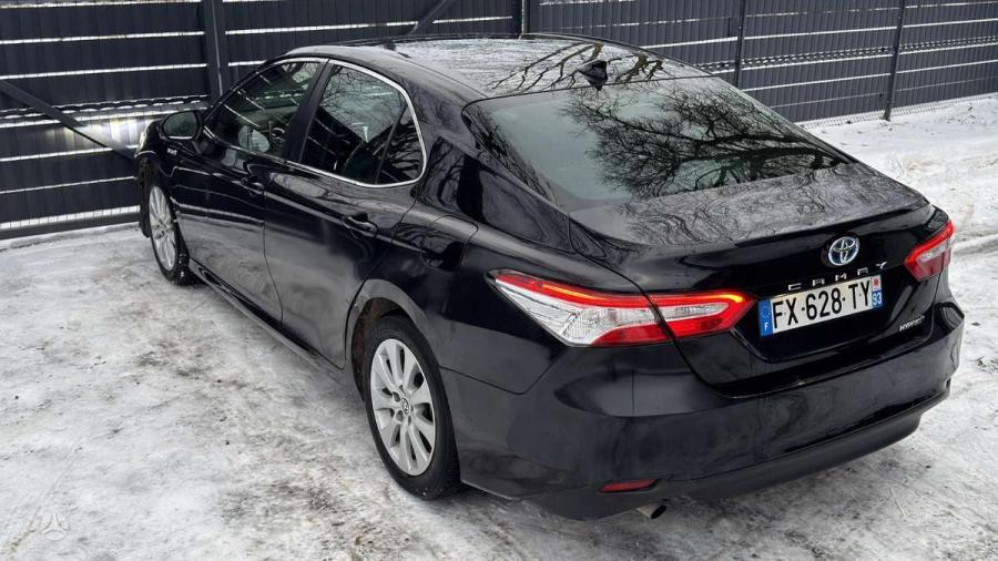 Black Toyota Camry 2021 in Jonava, with an engine capacity of 2.49 L and mileage of 280 thousand km for 11500 €, photo 7 on AUTOMOTO.COM.LV