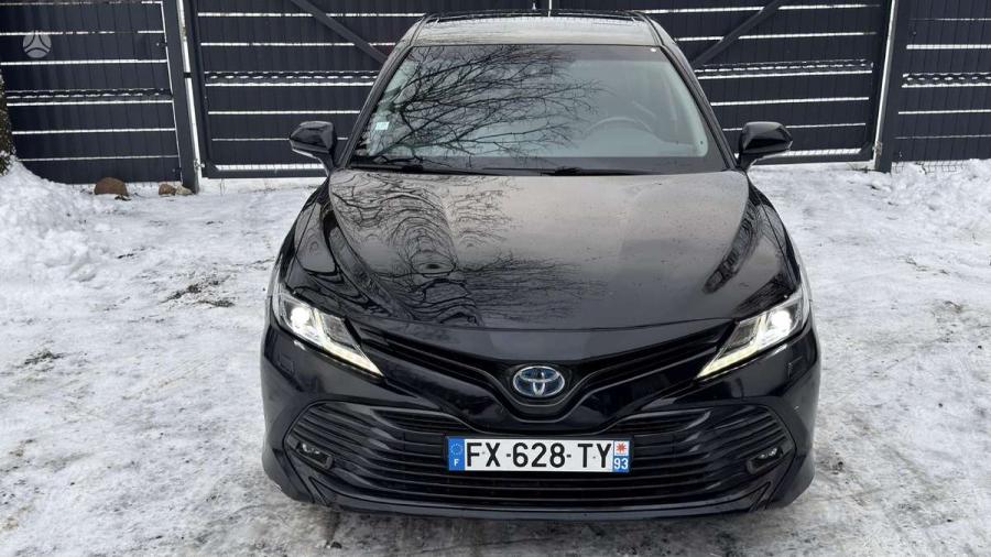 Black Toyota Camry 2021 in Jonava, with an engine capacity of 2.49 L and mileage of 280 thousand km for 11500 €, photo 10 on AUTOMOTO.COM.LV