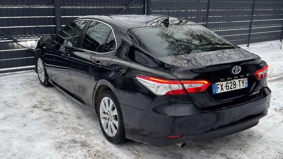 Black Toyota Camry 2021 in Jonava, with an engine capacity of 2.49 L and mileage of 280 thousand km for 11500 €, photo 15 on AUTOMOTO.COM.LV