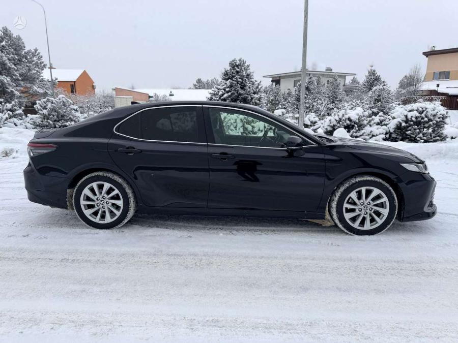 Black Toyota Camry 2021 in Vilnius, with an engine capacity of 2.50 L and mileage of 79 thousand km for 14900 €, photo 14 on AUTOMOTO.COM.LV