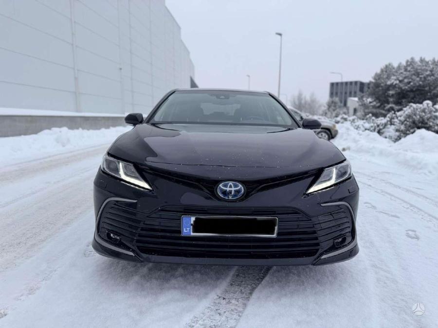 Black Toyota Camry 2021 in Vilnius, with an engine capacity of 2.50 L and mileage of 79 thousand km for 14900 €, photo 25 on AUTOMOTO.COM.LV