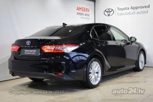 Black Toyota Camry 2021 in Tallinn, with an engine capacity of 2.50 L and mileage of 56 thousand km for 24490 €, photo 2 on AUTOMOTO.COM.LV
