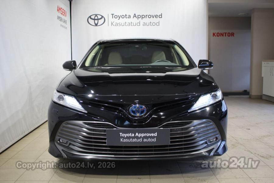 Black Toyota Camry 2021 in Tallinn, with an engine capacity of 2.50 L and mileage of 56 thousand km for 24490 €, photo 5 on AUTOMOTO.COM.LV