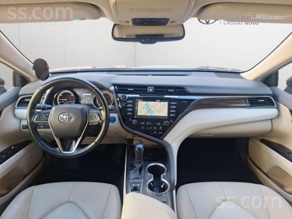 Black Toyota Camry 2021 in Riga, with an engine capacity of 2.50 L and mileage of 90 thousand km for 22500 €, photo 9 on AUTOMOTO.COM.LV