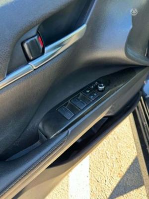 Melns Toyota Camry 2021 Šauļi, ar dzinēja tilpumu 2.49 L un nobraukumu 248 tūkst. km par 17900 €, foto 5 vietnē AUTOMOTO.COM.LV