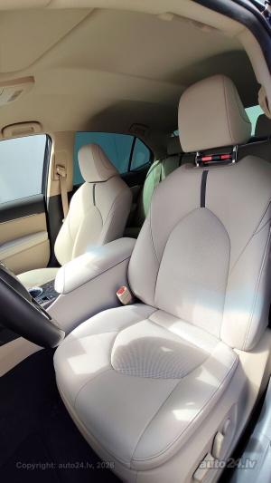 Melns Toyota Camry 2021 Tallina, ar dzinēja tilpumu 2.49 L un nobraukumu 60 tūkst. km par 28895 €, foto 12 vietnē AUTOMOTO.COM.LV