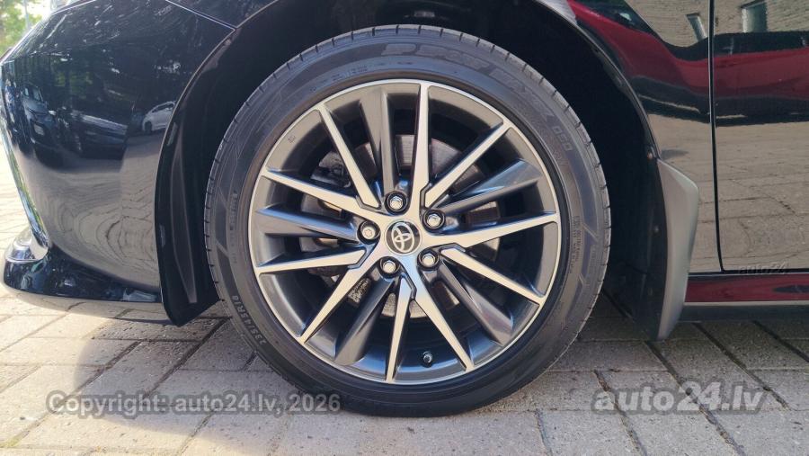 Melns Toyota Camry 2021 Tallina, ar dzinēja tilpumu 2.49 L un nobraukumu 60 tūkst. km par 28895 €, foto 16 vietnē AUTOMOTO.COM.LV