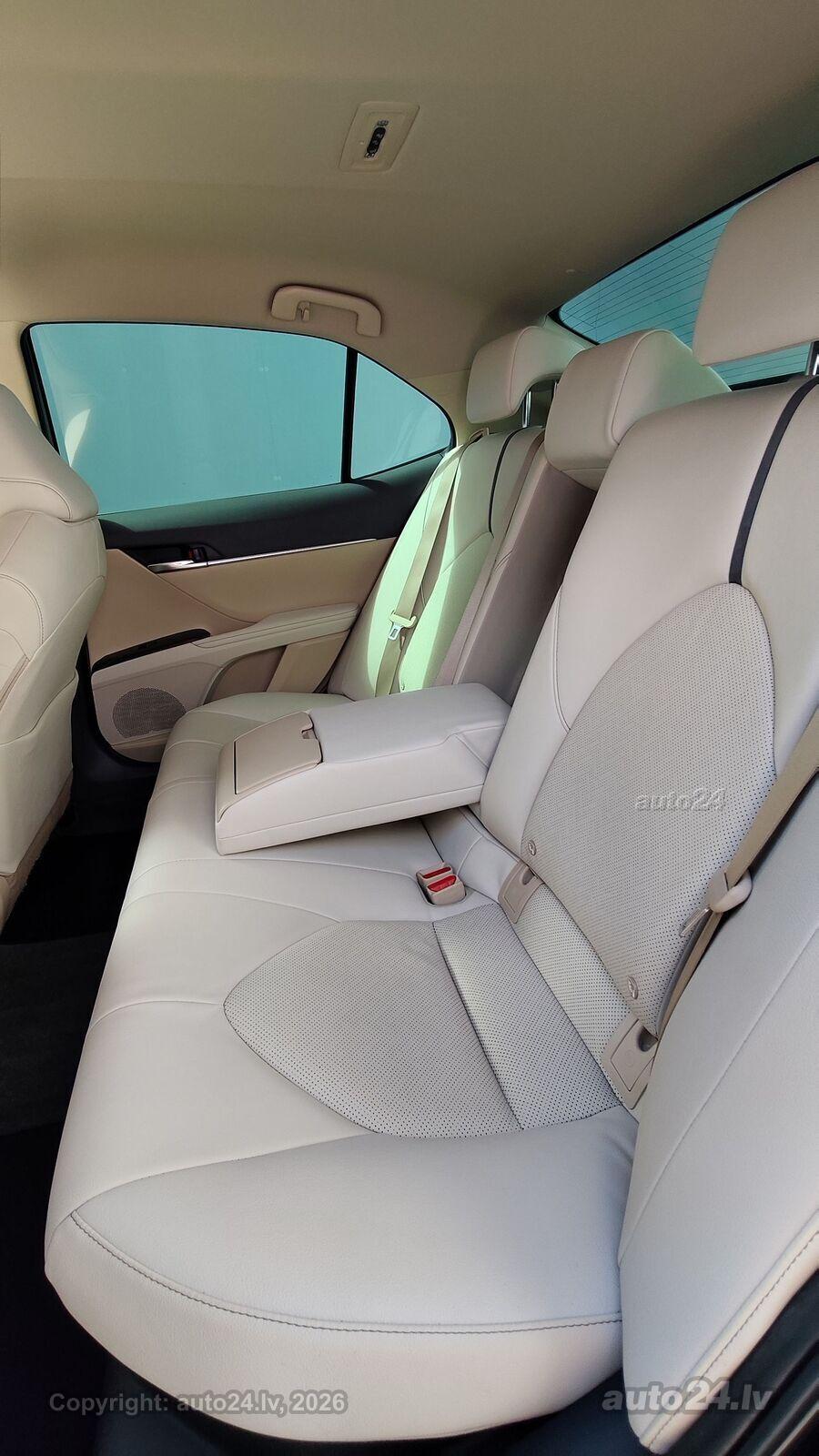 Melns Toyota Camry 2021 Tallina, ar dzinēja tilpumu 2.49 L un nobraukumu 60 tūkst. km par 28895 €, foto 18 vietnē AUTOMOTO.COM.LV
