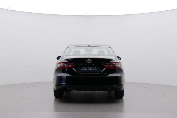 Black Toyota Camry 2021 in Vilnius, with an engine capacity of 2.49 L and mileage of 85 thousand km for 23990 €, photo 5 on AUTOMOTO.COM.LV