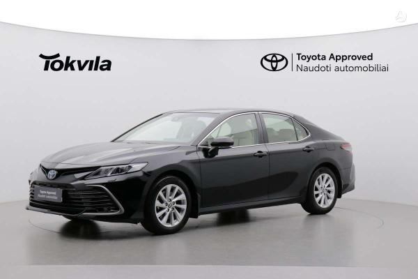Black Toyota Camry 2021 in Vilnius, with an engine capacity of 2.49 L and mileage of 89 thousand km for 25900 €, photo 1 on AUTOMOTO.COM.LV