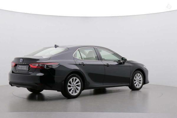 Black Toyota Camry 2021 in Vilnius, with an engine capacity of 2.49 L and mileage of 89 thousand km for 25900 €, photo 3 on AUTOMOTO.COM.LV