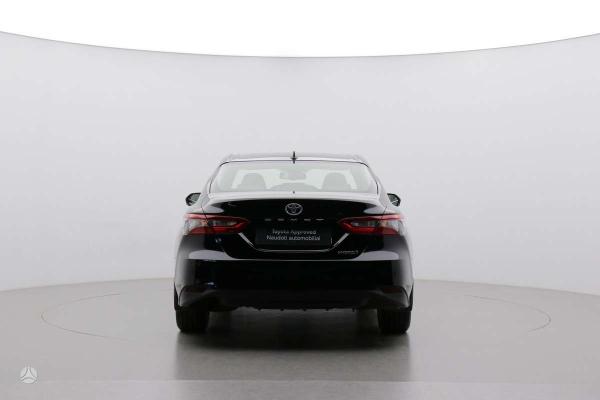 Black Toyota Camry 2021 in Vilnius, with an engine capacity of 2.49 L and mileage of 89 thousand km for 25900 €, photo 5 on AUTOMOTO.COM.LV