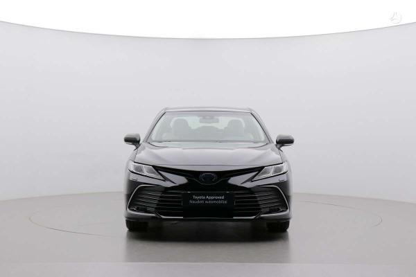 Black Toyota Camry 2021 in Vilnius, with an engine capacity of 2.49 L and mileage of 89 thousand km for 25900 €, photo 6 on AUTOMOTO.COM.LV