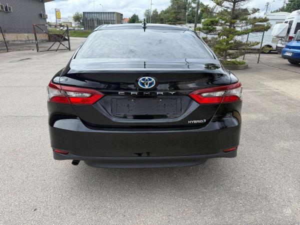 Black Toyota Camry 2021 in Klaipeda, with an engine capacity of 2.49 L and mileage of 221 thousand km for 16900 €, photo 6 on AUTOMOTO.COM.LV