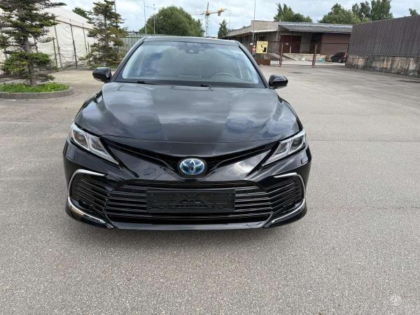 Black Toyota Camry 2021 in Klaipeda, with an engine capacity of 2.49 L and mileage of 221 thousand km for 16900 €, photo 9 on AUTOMOTO.COM.LV