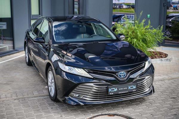 Black Toyota Camry 2021 in Marijampole, with an engine capacity of 2.49 L and mileage of 203 thousand km for 18250 €, photo 2 on AUTOMOTO.COM.LV