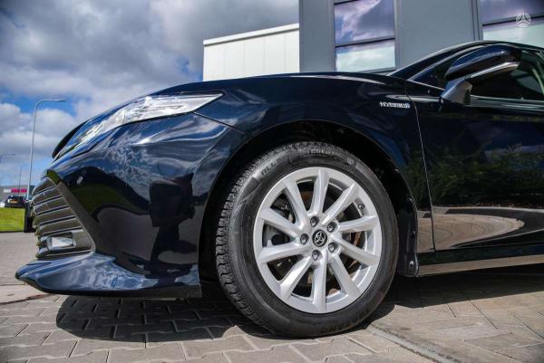 Black Toyota Camry 2021 in Marijampole, with an engine capacity of 2.49 L and mileage of 203 thousand km for 18250 €, photo 6 on AUTOMOTO.COM.LV