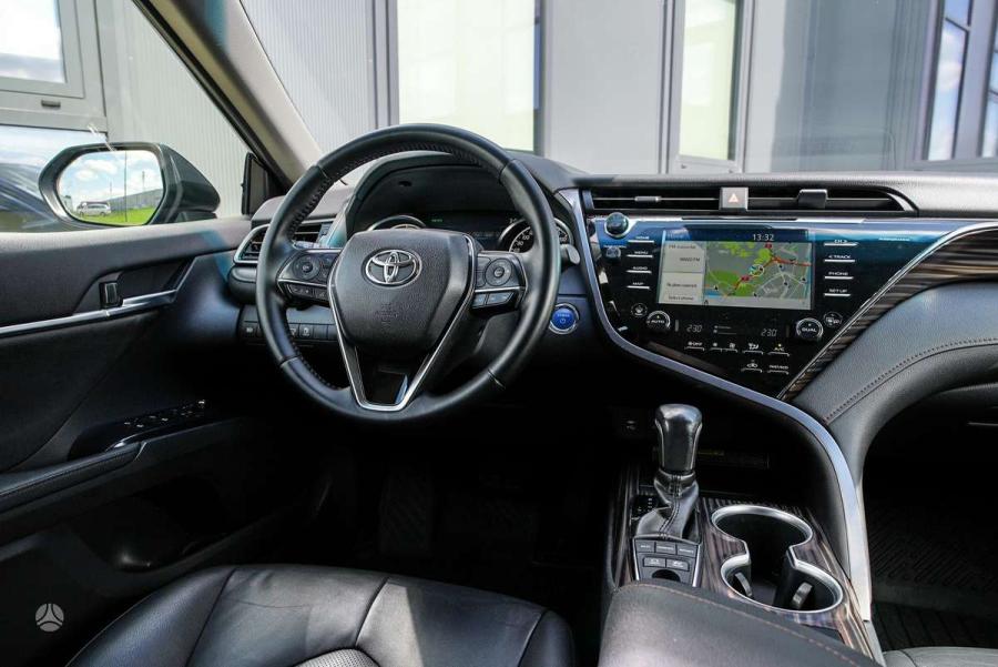 Melns Toyota Camry 2021 Marijampole, ar dzinēja tilpumu 2.49 L un nobraukumu 203 tūkst. km par 18250 €, foto 18 vietnē AUTOMOTO.COM.LV