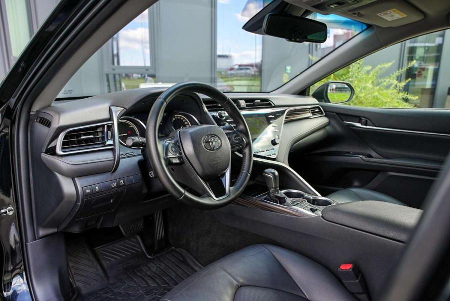 Melns Toyota Camry 2021 Marijampole, ar dzinēja tilpumu 2.49 L un nobraukumu 203 tūkst. km par 18250 €, foto 29 vietnē AUTOMOTO.COM.LV