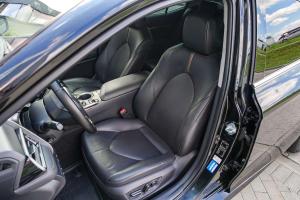 Melns Toyota Camry 2021 Marijampole, ar dzinēja tilpumu 2.49 L un nobraukumu 203 tūkst. km par 18250 €, foto 31 vietnē AUTOMOTO.COM.LV