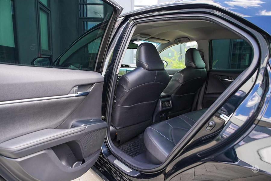 Melns Toyota Camry 2021 Marijampole, ar dzinēja tilpumu 2.49 L un nobraukumu 203 tūkst. km par 18250 €, foto 35 vietnē AUTOMOTO.COM.LV