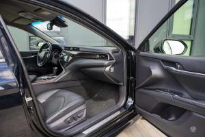 Melns Toyota Camry 2021 Marijampole, ar dzinēja tilpumu 2.49 L un nobraukumu 203 tūkst. km par 18250 €, foto 39 vietnē AUTOMOTO.COM.LV