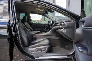Melns Toyota Camry 2021 Marijampole, ar dzinēja tilpumu 2.49 L un nobraukumu 203 tūkst. km par 18250 €, foto 41 vietnē AUTOMOTO.COM.LV