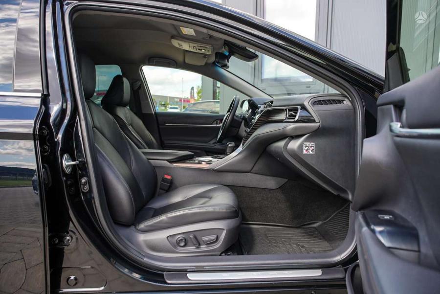 Melns Toyota Camry 2021 Marijampole, ar dzinēja tilpumu 2.49 L un nobraukumu 203 tūkst. km par 18250 €, foto 41 vietnē AUTOMOTO.COM.LV